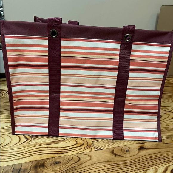 thirty-one | Bags | Thirtyone Wearable Deluxe Utility Tote | Poshmark